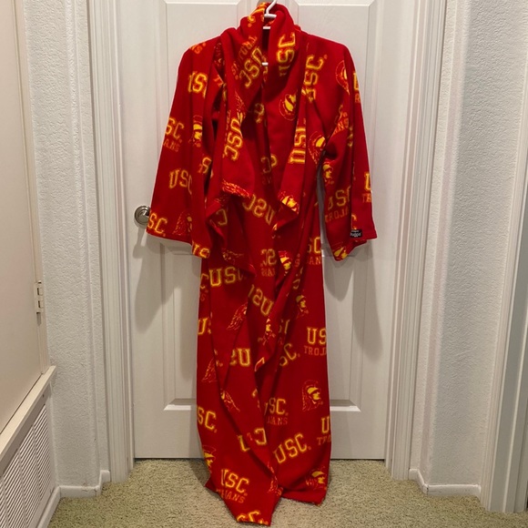 Bedding | Usc Trojans Collegiate Snuggie | Poshmark